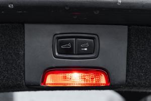 Pelēks Porsche Cayenne 2015 Mārupe, ar dzinēja tilpumu 3.00 L un nobraukumu 180 tūkst. km par 24400 €, foto 19 vietnē AUTOMOTO.COM.LV
