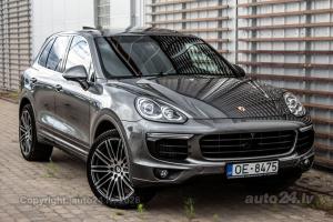 Grey Porsche Cayenne 2015 in Riga, with an engine capacity of 3.00 L and mileage of 125 thousand km for 21900 €, photo 3 on AUTOMOTO.COM.LV