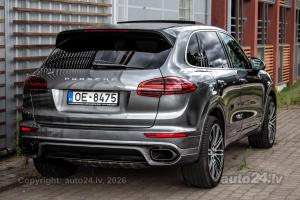 Grey Porsche Cayenne 2015 in Riga, with an engine capacity of 3.00 L and mileage of 125 thousand km for 21900 €, photo 5 on AUTOMOTO.COM.LV