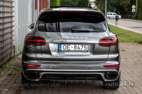 Grey Porsche Cayenne 2015 in Riga, with an engine capacity of 3.00 L and mileage of 125 thousand km for 21900 €, photo 6 on AUTOMOTO.COM.LV