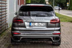 Grey Porsche Cayenne 2015 in Riga, with an engine capacity of 3.00 L and mileage of 125 thousand km for 21900 €, photo 7 on AUTOMOTO.COM.LV
