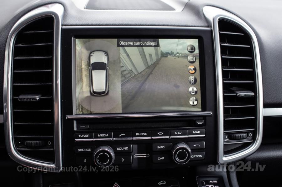 Grey Porsche Cayenne 2015 in Riga, with an engine capacity of 3.00 L and mileage of 125 thousand km for 21900 €, photo 9 on AUTOMOTO.COM.LV