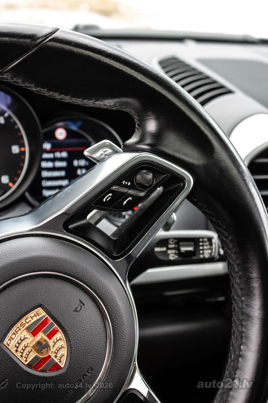 Grey Porsche Cayenne 2015 in Riga, with an engine capacity of 3.00 L and mileage of 125 thousand km for 21900 €, photo 20 on AUTOMOTO.COM.LV