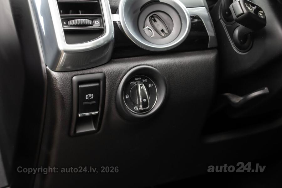 Grey Porsche Cayenne 2015 in Riga, with an engine capacity of 3.00 L and mileage of 125 thousand km for 21900 €, photo 25 on AUTOMOTO.COM.LV