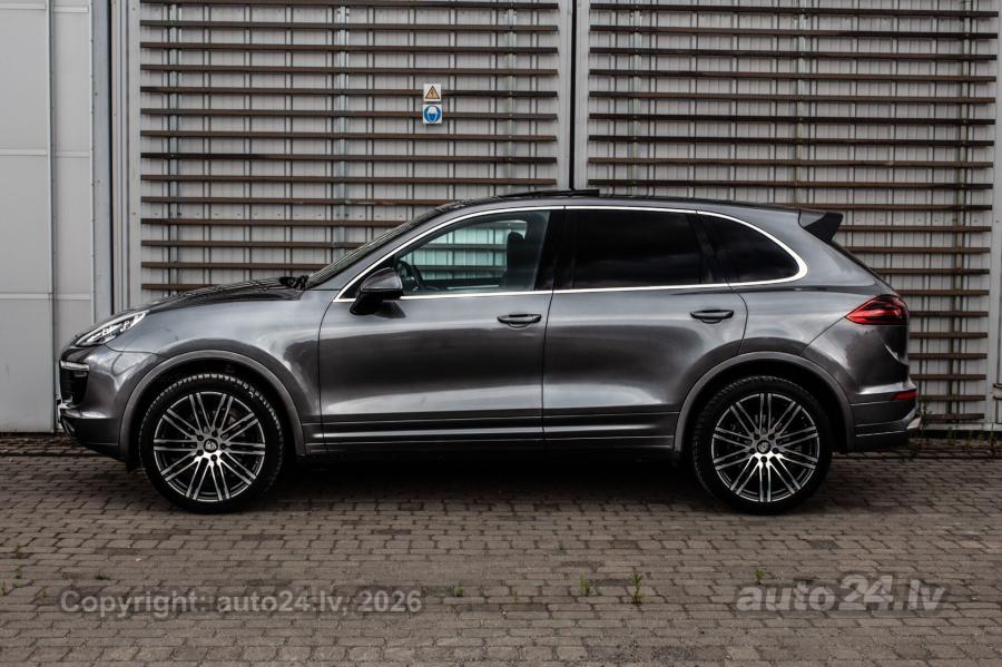 Grey Porsche Cayenne 2015 in Riga, with an engine capacity of 3.00 L and mileage of 125 thousand km for 21900 €, photo 31 on AUTOMOTO.COM.LV