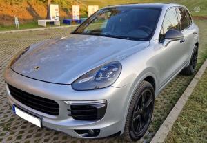 Pelēks Porsche Cayenne 2015 Kauņa, ar dzinēja tilpumu 2.97 L un nobraukumu 150 tūkst. km par 23800 €, foto  vietnē AUTOMOTO.COM.LV