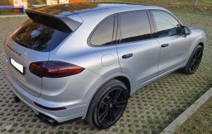 Pelēks Porsche Cayenne 2015 Kauņa, ar dzinēja tilpumu 2.97 L un nobraukumu 150 tūkst. km par 23800 €, foto 3 vietnē AUTOMOTO.COM.LV