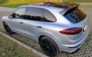 Pelēks Porsche Cayenne 2015 Kauņa, ar dzinēja tilpumu 2.97 L un nobraukumu 150 tūkst. km par 23800 €, foto 6 vietnē AUTOMOTO.COM.LV
