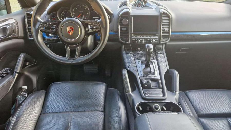 Pelēks Porsche Cayenne 2015 Kauņa, ar dzinēja tilpumu 2.97 L un nobraukumu 150 tūkst. km par 23800 €, foto 7 vietnē AUTOMOTO.COM.LV