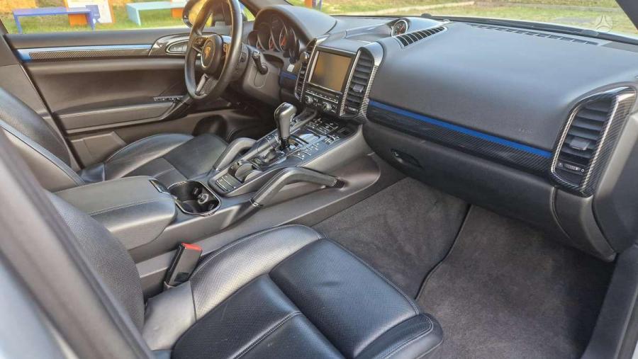 Pelēks Porsche Cayenne 2015 Kauņa, ar dzinēja tilpumu 2.97 L un nobraukumu 150 tūkst. km par 23800 €, foto 11 vietnē AUTOMOTO.COM.LV