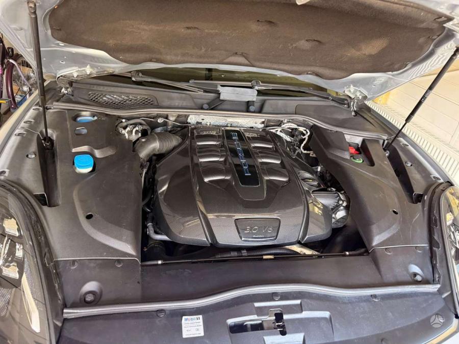 Pelēks Porsche Cayenne 2015 Kauņa, ar dzinēja tilpumu 2.97 L un nobraukumu 150 tūkst. km par 23800 €, foto 13 vietnē AUTOMOTO.COM.LV