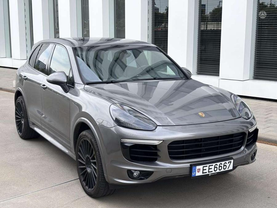 Pelēks Porsche Cayenne 2015 Viļņa, ar dzinēja tilpumu 3.00 L un nobraukumu 208 tūkst. km par 19500 €, foto 1 vietnē AUTOMOTO.COM.LV