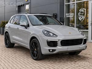Pelēks Porsche Cayenne 2015 Rīga, ar dzinēja tilpumu 3.00 L un nobraukumu 197 tūkst. km par 23500 €, foto 1 vietnē AUTOMOTO.COM.LV