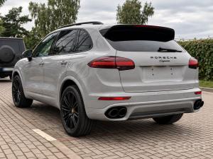 Pelēks Porsche Cayenne 2015 Rīga, ar dzinēja tilpumu 3.00 L un nobraukumu 197 tūkst. km par 23500 €, foto 5 vietnē AUTOMOTO.COM.LV