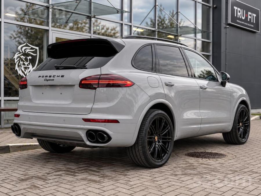 Pelēks Porsche Cayenne 2015 Rīga, ar dzinēja tilpumu 3.00 L un nobraukumu 197 tūkst. km par 23500 €, foto 7 vietnē AUTOMOTO.COM.LV