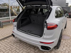 Pelēks Porsche Cayenne 2015 Rīga, ar dzinēja tilpumu 3.00 L un nobraukumu 197 tūkst. km par 23500 €, foto 8 vietnē AUTOMOTO.COM.LV
