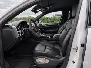 Pelēks Porsche Cayenne 2015 Rīga, ar dzinēja tilpumu 3.00 L un nobraukumu 197 tūkst. km par 23500 €, foto 9 vietnē AUTOMOTO.COM.LV