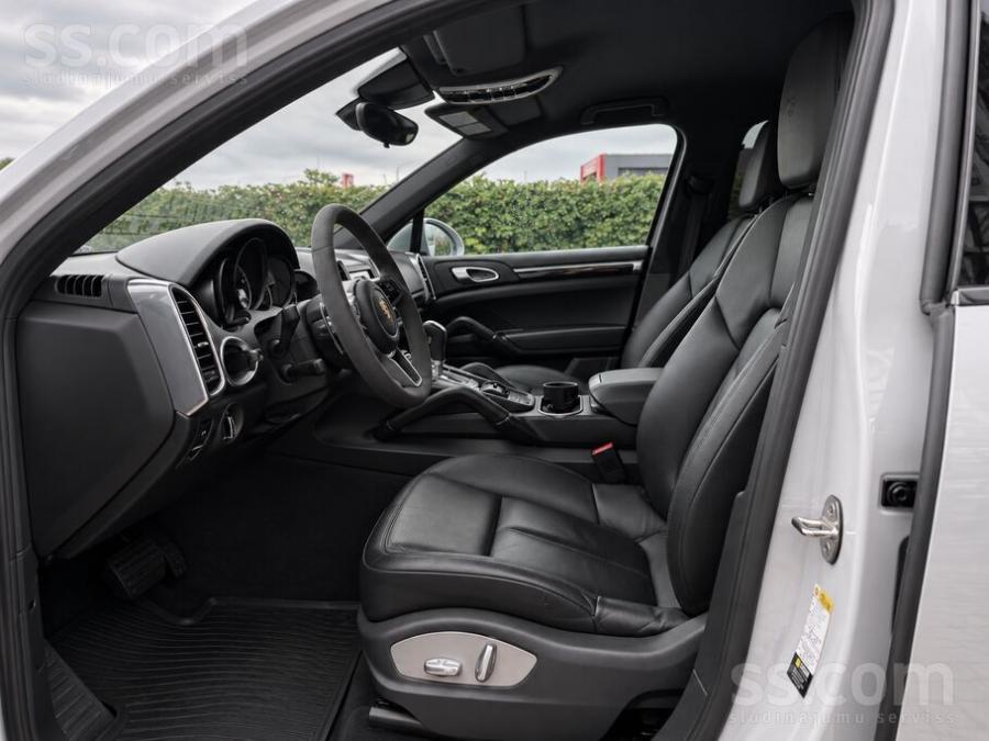 Pelēks Porsche Cayenne 2015 Rīga, ar dzinēja tilpumu 3.00 L un nobraukumu 197 tūkst. km par 23500 €, foto 9 vietnē AUTOMOTO.COM.LV