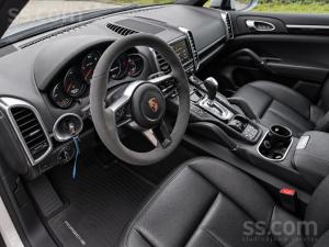 Pelēks Porsche Cayenne 2015 Rīga, ar dzinēja tilpumu 3.00 L un nobraukumu 197 tūkst. km par 23500 €, foto 10 vietnē AUTOMOTO.COM.LV