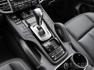 Pelēks Porsche Cayenne 2015 Rīga, ar dzinēja tilpumu 3.00 L un nobraukumu 197 tūkst. km par 23500 €, foto 13 vietnē AUTOMOTO.COM.LV