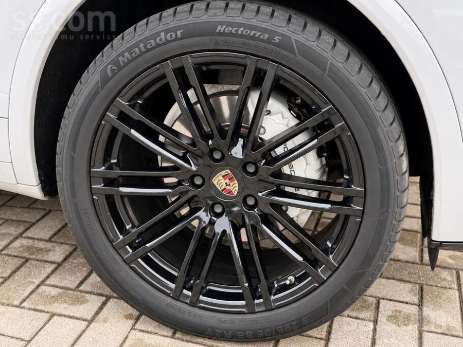 Pelēks Porsche Cayenne 2015 Rīga, ar dzinēja tilpumu 3.00 L un nobraukumu 197 tūkst. km par 23500 €, foto 16 vietnē AUTOMOTO.COM.LV