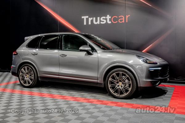 Porsche Cayenne 2015 in Parnu on AUTOMOTO.COM.LV Grey Porsche Cayenne 2015 in Parnu, with an engine capacity of 4.10 L and mileage of 245 thousand km for 29000 €, photo 10 on AUTOMOTO.COM.LV