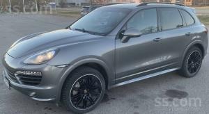 Grey Porsche Cayenne 2016 in Riga, with an engine capacity of 4.20 L and mileage of 255 thousand km for 18900 €, photo  on AUTOMOTO.COM.LV