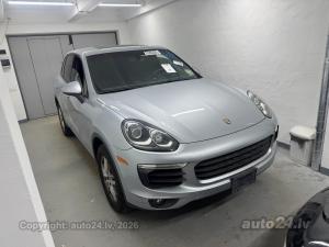 Grey Porsche Cayenne 2016 in Tallinn, with an engine capacity of 3.60 L and mileage of 203 thousand km for 14500 €, photo  on AUTOMOTO.COM.LV