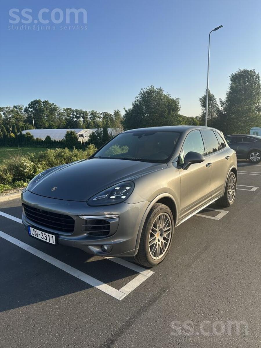 Pelēks Porsche Cayenne 2016 Rīga, ar dzinēja tilpumu 3.00 L un nobraukumu 166 tūkst. km par 31200 €, foto 5 vietnē AUTOMOTO.COM.LV