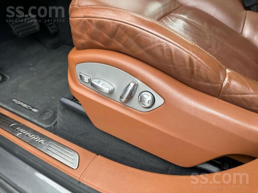 Pelēks Porsche Cayenne 2016 Rīga, ar dzinēja tilpumu 3.00 L un nobraukumu 166 tūkst. km par 31200 €, foto 10 vietnē AUTOMOTO.COM.LV