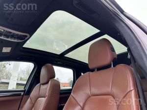 Pelēks Porsche Cayenne 2016 Rīga, ar dzinēja tilpumu 3.00 L un nobraukumu 166 tūkst. km par 31200 €, foto 20 vietnē AUTOMOTO.COM.LV