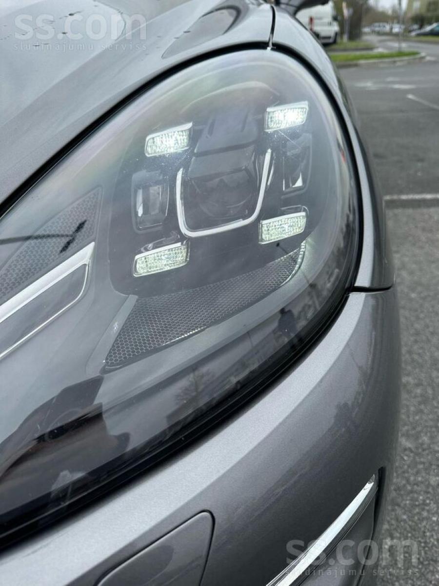 Pelēks Porsche Cayenne 2016 Rīga, ar dzinēja tilpumu 3.00 L un nobraukumu 166 tūkst. km par 31200 €, foto 25 vietnē AUTOMOTO.COM.LV