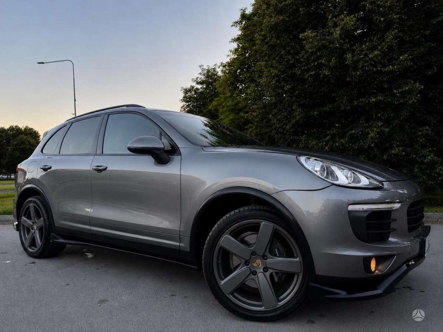 Pelēks Porsche Cayenne 2016 Kauņa, ar dzinēja tilpumu 3.60 L un nobraukumu 157 tūkst. km par 24000 €, foto 3 vietnē AUTOMOTO.COM.LV