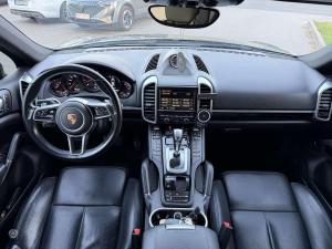 Pelēks Porsche Cayenne 2016 Kauņa, ar dzinēja tilpumu 3.60 L un nobraukumu 157 tūkst. km par 24000 €, foto 6 vietnē AUTOMOTO.COM.LV