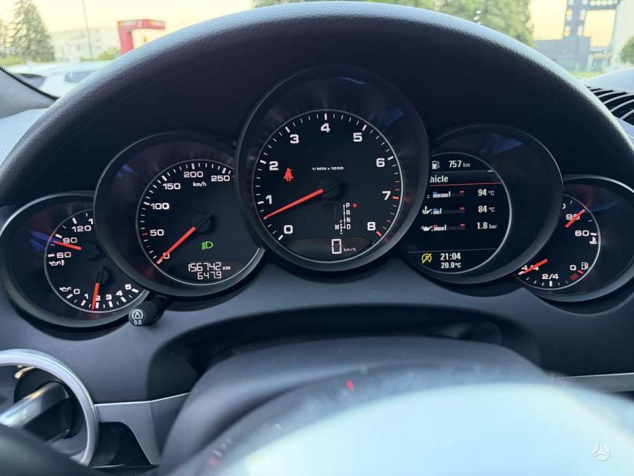 Pelēks Porsche Cayenne 2016 Kauņa, ar dzinēja tilpumu 3.60 L un nobraukumu 157 tūkst. km par 24000 €, foto 10 vietnē AUTOMOTO.COM.LV