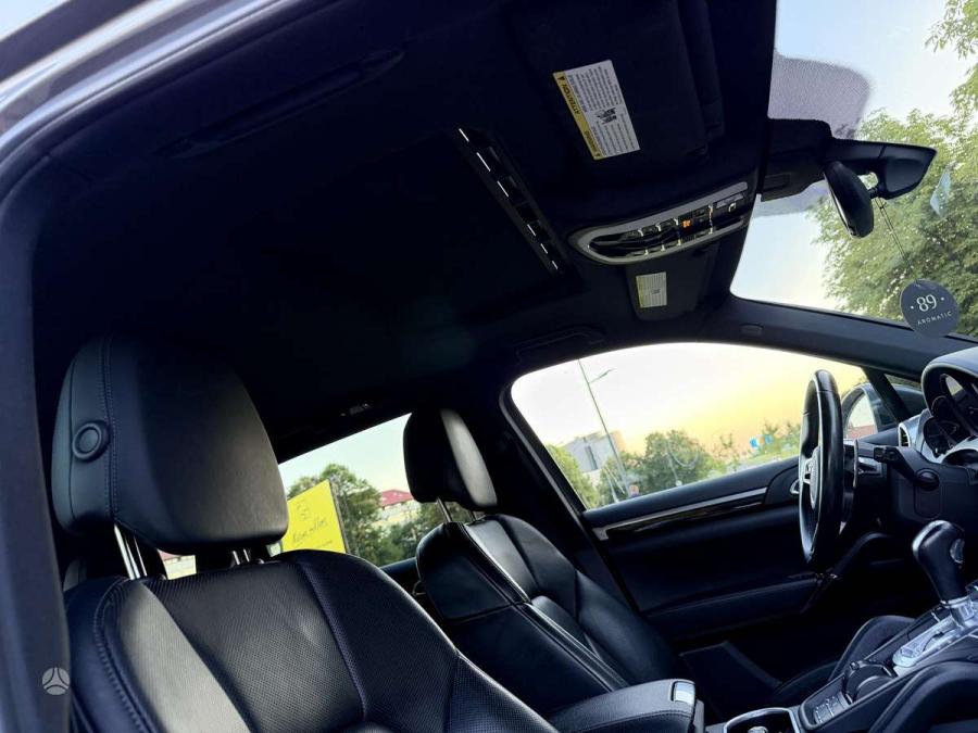 Pelēks Porsche Cayenne 2016 Kauņa, ar dzinēja tilpumu 3.60 L un nobraukumu 157 tūkst. km par 24000 €, foto 16 vietnē AUTOMOTO.COM.LV