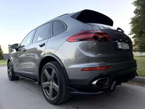 Pelēks Porsche Cayenne 2016 Kauņa, ar dzinēja tilpumu 3.60 L un nobraukumu 157 tūkst. km par 24000 €, foto 25 vietnē AUTOMOTO.COM.LV