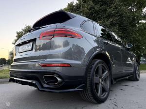 Pelēks Porsche Cayenne 2016 Kauņa, ar dzinēja tilpumu 3.60 L un nobraukumu 157 tūkst. km par 24000 €, foto 26 vietnē AUTOMOTO.COM.LV