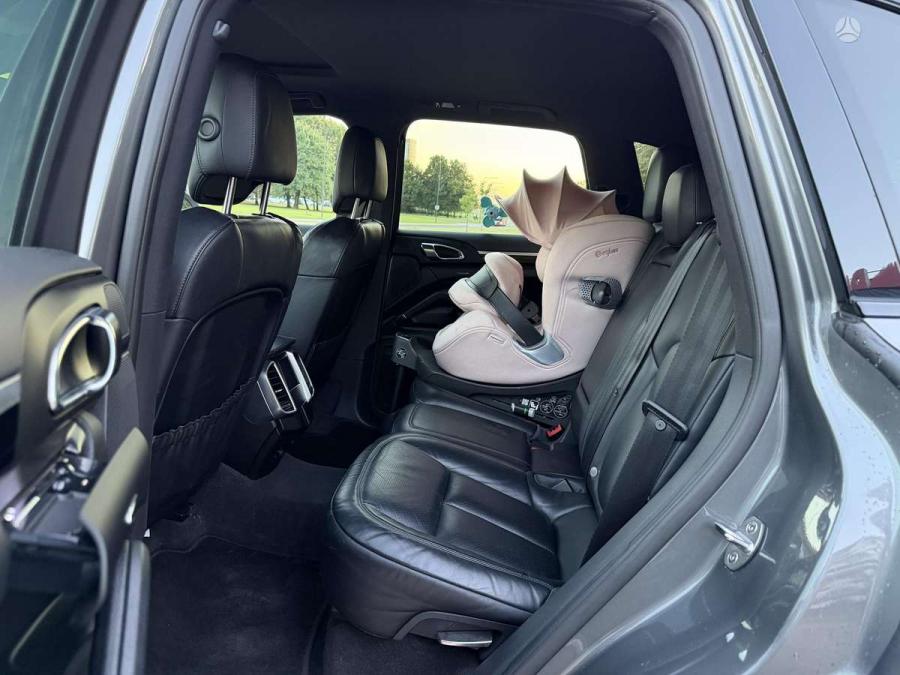 Pelēks Porsche Cayenne 2016 Kauņa, ar dzinēja tilpumu 3.60 L un nobraukumu 157 tūkst. km par 24000 €, foto 29 vietnē AUTOMOTO.COM.LV