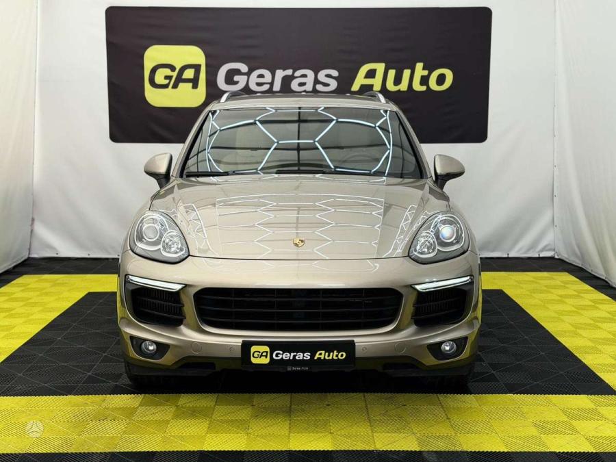 Grey Porsche Cayenne 2016 in Vilnius, with an engine capacity of 2.97 L and mileage of 166 thousand km for 19500 €, photo 8 on AUTOMOTO.COM.LV