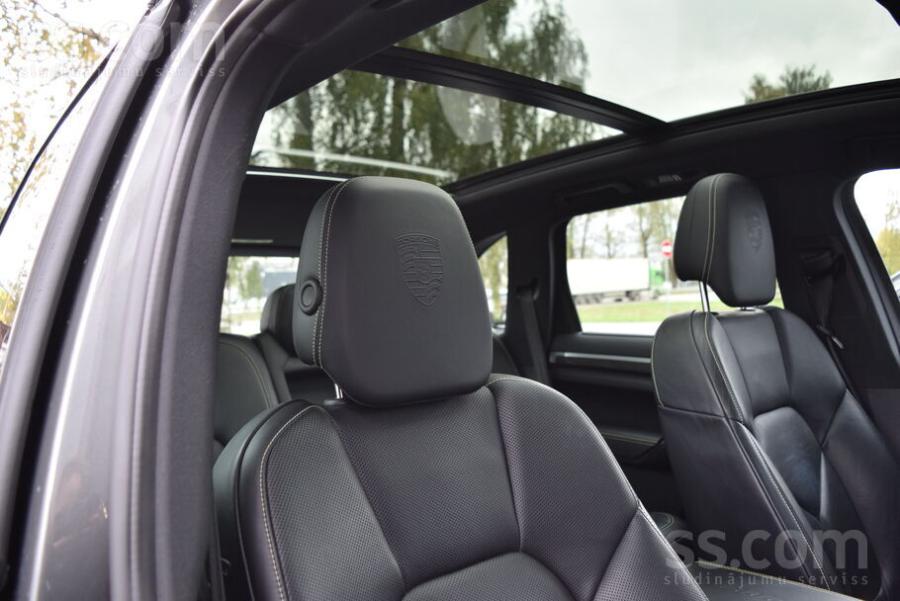 Pelēks Porsche Cayenne 2016 Rīga, ar dzinēja tilpumu 3.00 L un nobraukumu 109 tūkst. km par 39500 €, foto 8 vietnē AUTOMOTO.COM.LV