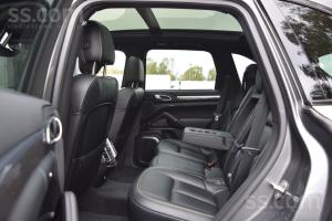 Pelēks Porsche Cayenne 2016 Rīga, ar dzinēja tilpumu 3.00 L un nobraukumu 109 tūkst. km par 39500 €, foto 9 vietnē AUTOMOTO.COM.LV