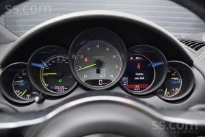 Pelēks Porsche Cayenne 2016 Rīga, ar dzinēja tilpumu 3.00 L un nobraukumu 109 tūkst. km par 39500 €, foto 10 vietnē AUTOMOTO.COM.LV