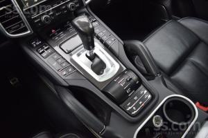 Pelēks Porsche Cayenne 2016 Rīga, ar dzinēja tilpumu 3.00 L un nobraukumu 109 tūkst. km par 39500 €, foto 11 vietnē AUTOMOTO.COM.LV