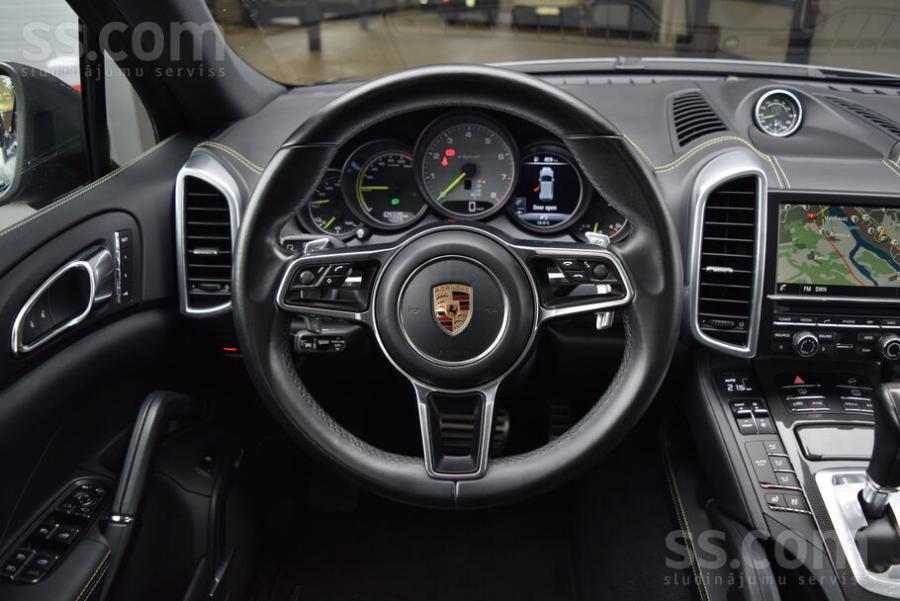 Pelēks Porsche Cayenne 2016 Rīga, ar dzinēja tilpumu 3.00 L un nobraukumu 109 tūkst. km par 39500 €, foto 14 vietnē AUTOMOTO.COM.LV