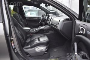 Pelēks Porsche Cayenne 2016 Rīga, ar dzinēja tilpumu 3.00 L un nobraukumu 109 tūkst. km par 39500 €, foto 15 vietnē AUTOMOTO.COM.LV