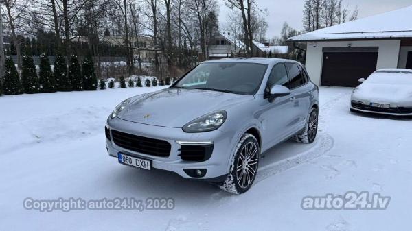 Pelēks Porsche Cayenne 2017 Tallina, ar dzinēja tilpumu 3.00 L un nobraukumu 145 tūkst. km par 34490 €, foto 1 vietnē AUTOMOTO.COM.LV