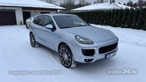 Grey Porsche Cayenne 2017 in Tallinn, with an engine capacity of 3.00 L and mileage of 145 thousand km for 34490 €, photo 2 on AUTOMOTO.COM.LV