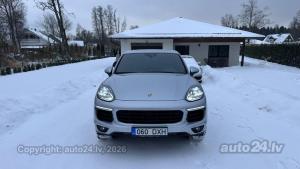 Grey Porsche Cayenne 2017 in Tallinn, with an engine capacity of 3.00 L and mileage of 145 thousand km for 34490 €, photo 3 on AUTOMOTO.COM.LV