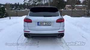 Grey Porsche Cayenne 2017 in Tallinn, with an engine capacity of 3.00 L and mileage of 145 thousand km for 34490 €, photo 4 on AUTOMOTO.COM.LV